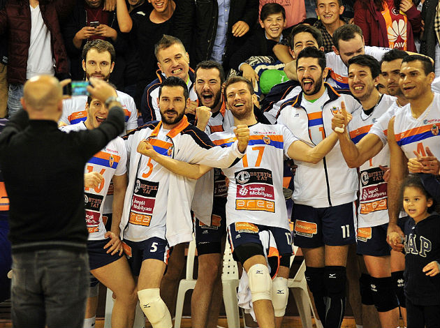 WorldofVolley :: TUR M: What’s going on with champions? Arkas suffer ...