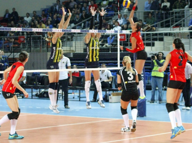 WorldofVolley :: TUR W: Vakifbank smashed Fenerbahce