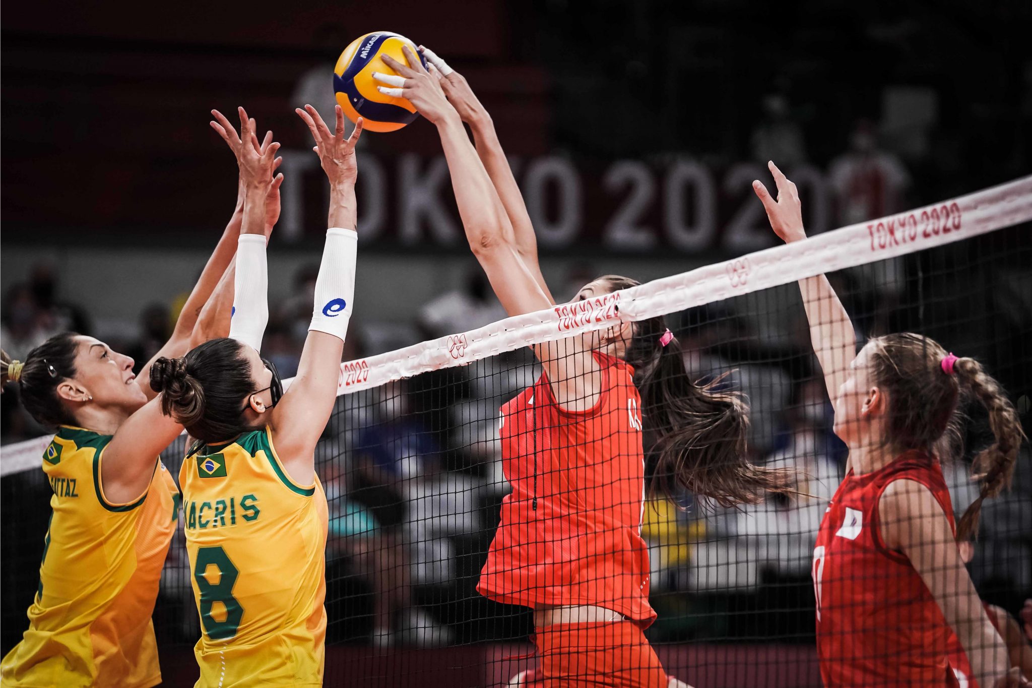 WorldofVolley :: OLYMPIC GAMES: With recovered Macris, Brazil secures ...