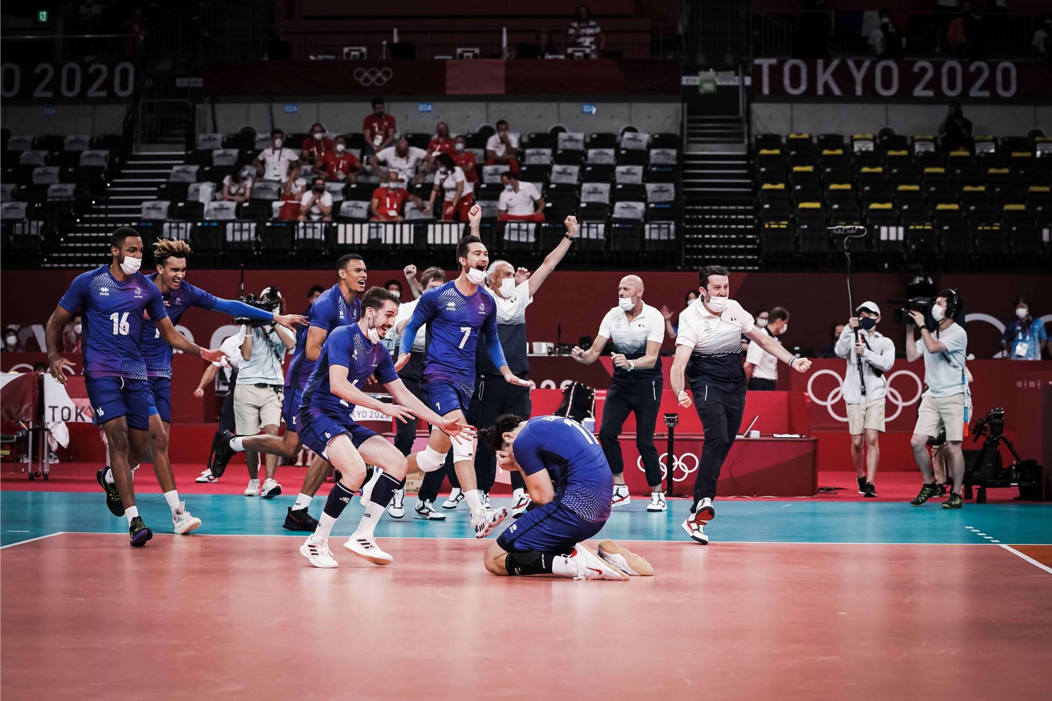 WorldofVolley :: OLYMPICS M: France sends home world champion and books ...