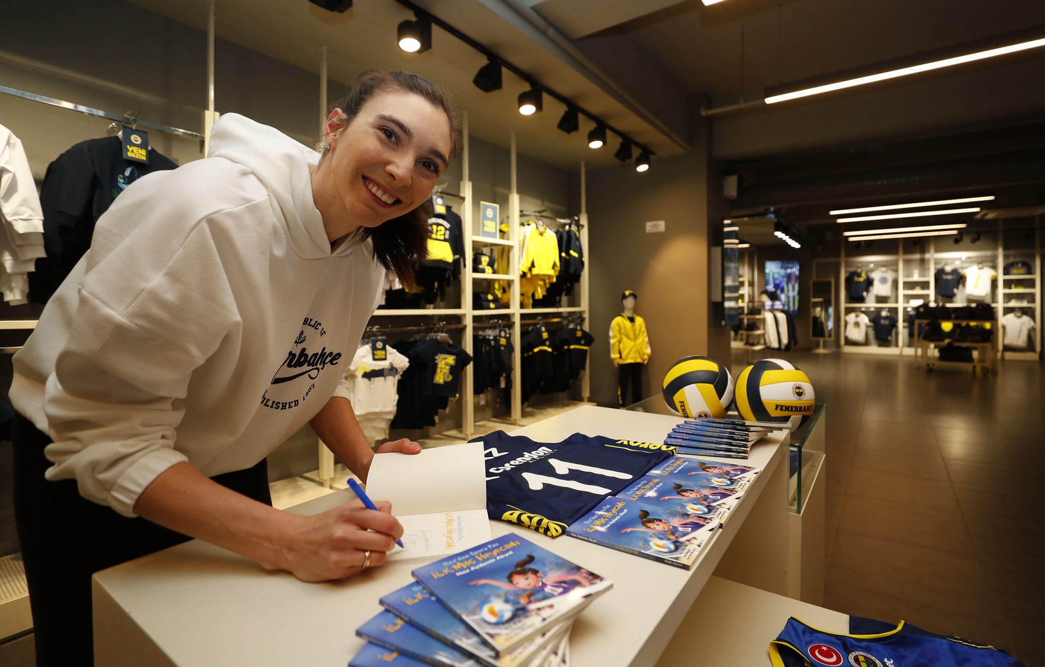 WorldofVolley :: TUR W: Iconic Turkish setter Naz publishes children’s ...