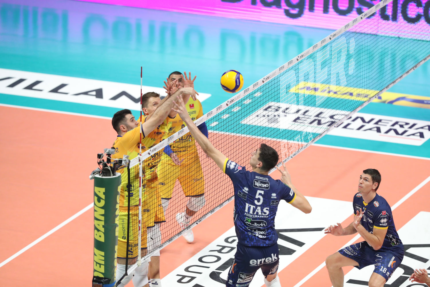 WorldofVolley :: ITA M: Trentino prevail in ’A22 derby’ and deepen ...