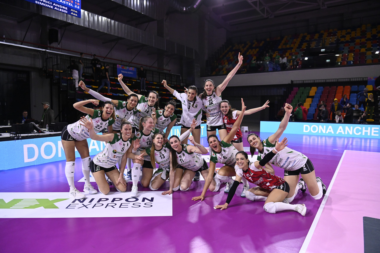 WorldofVolley :: ITA W: Il Bisonte Firenze managed to come back from being down 0-2, but ...