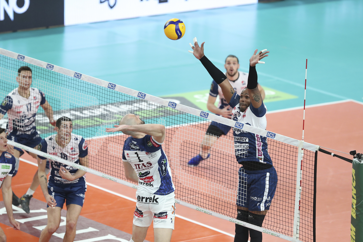 WorldofVolley :: ITA M: Itas Trentino wins opening game of Semifinal ...