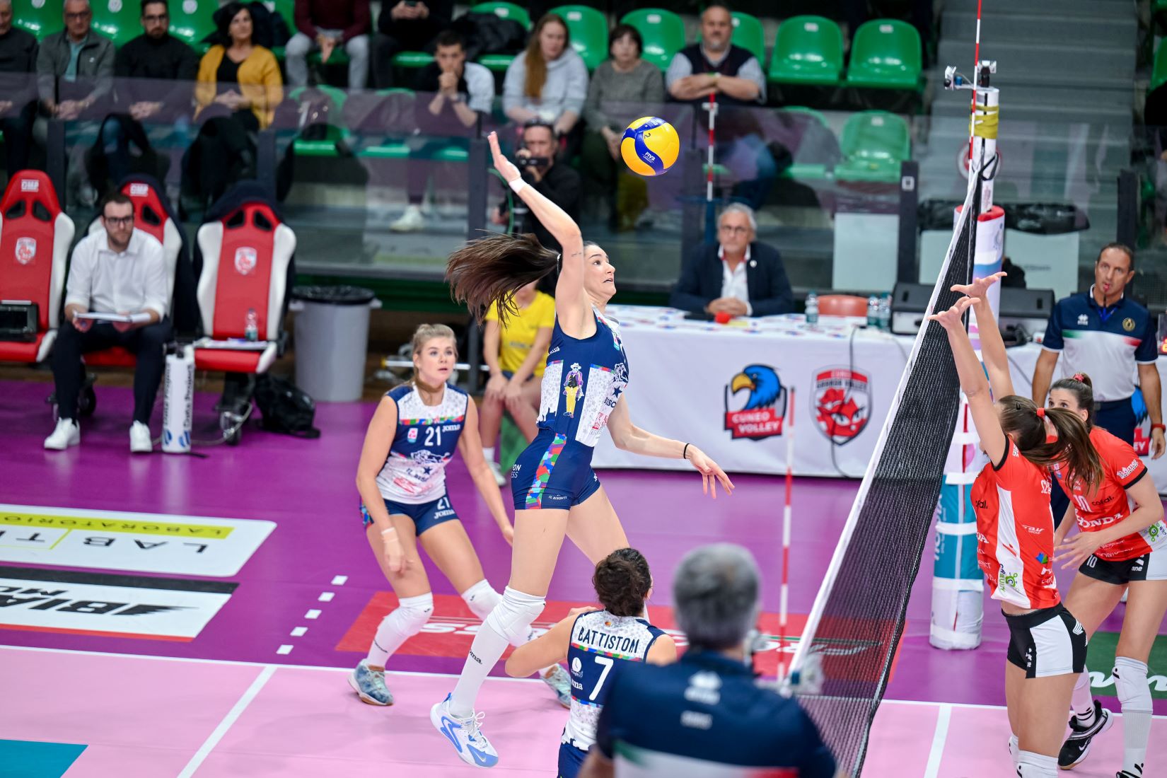 WorldofVolley :: ITA W: Firenze Wins 3-0 Over Cuneo - WorldOfVolley