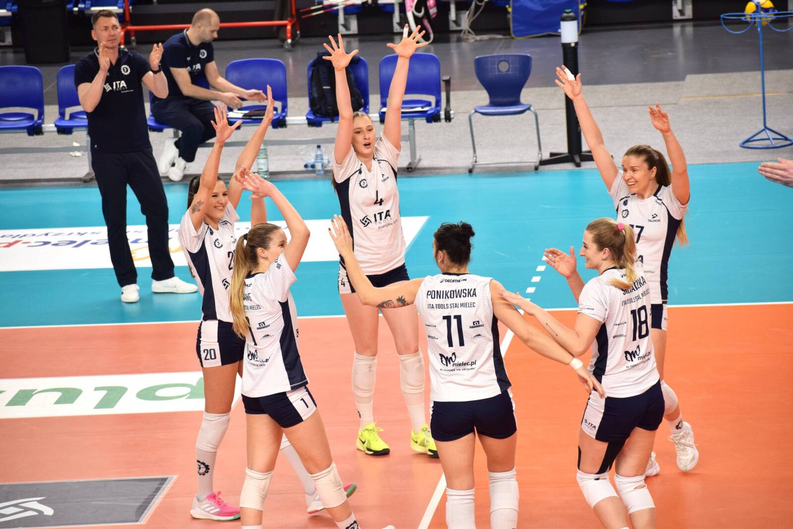 WorldofVolley :: POL W: Shock in Tauron Liga Playoffs - ITA Tools Stal Mielec Stuns ŁKS ...