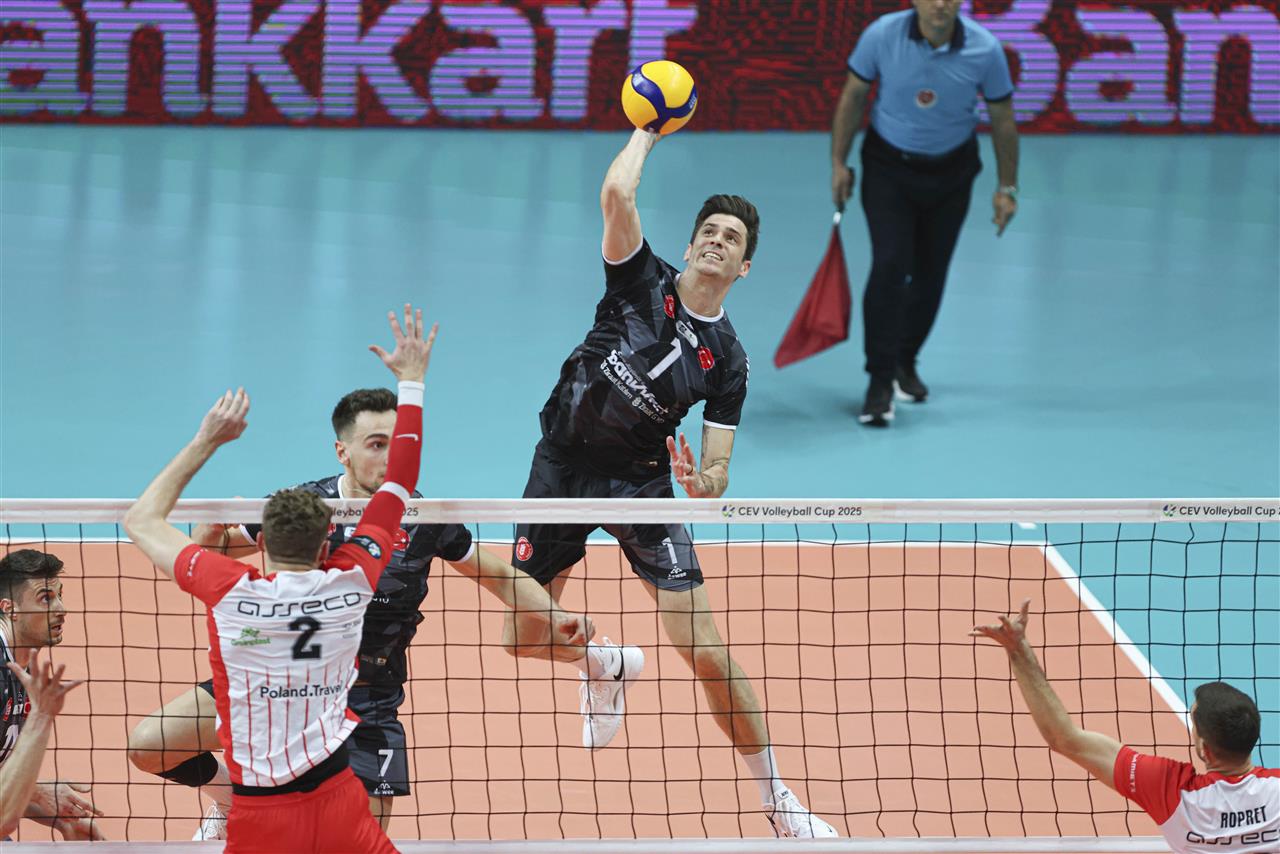WorldofVolley :: Matt Anderson’s Next Big Move: Volleyball Star Signs ...