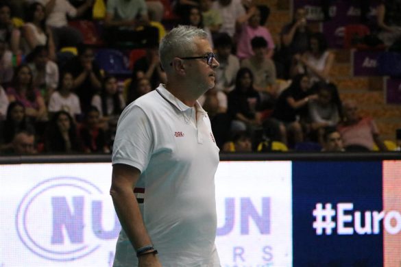 WorldofVolley :: Simón Returns: Cuban Volleyball Legend Back in ...