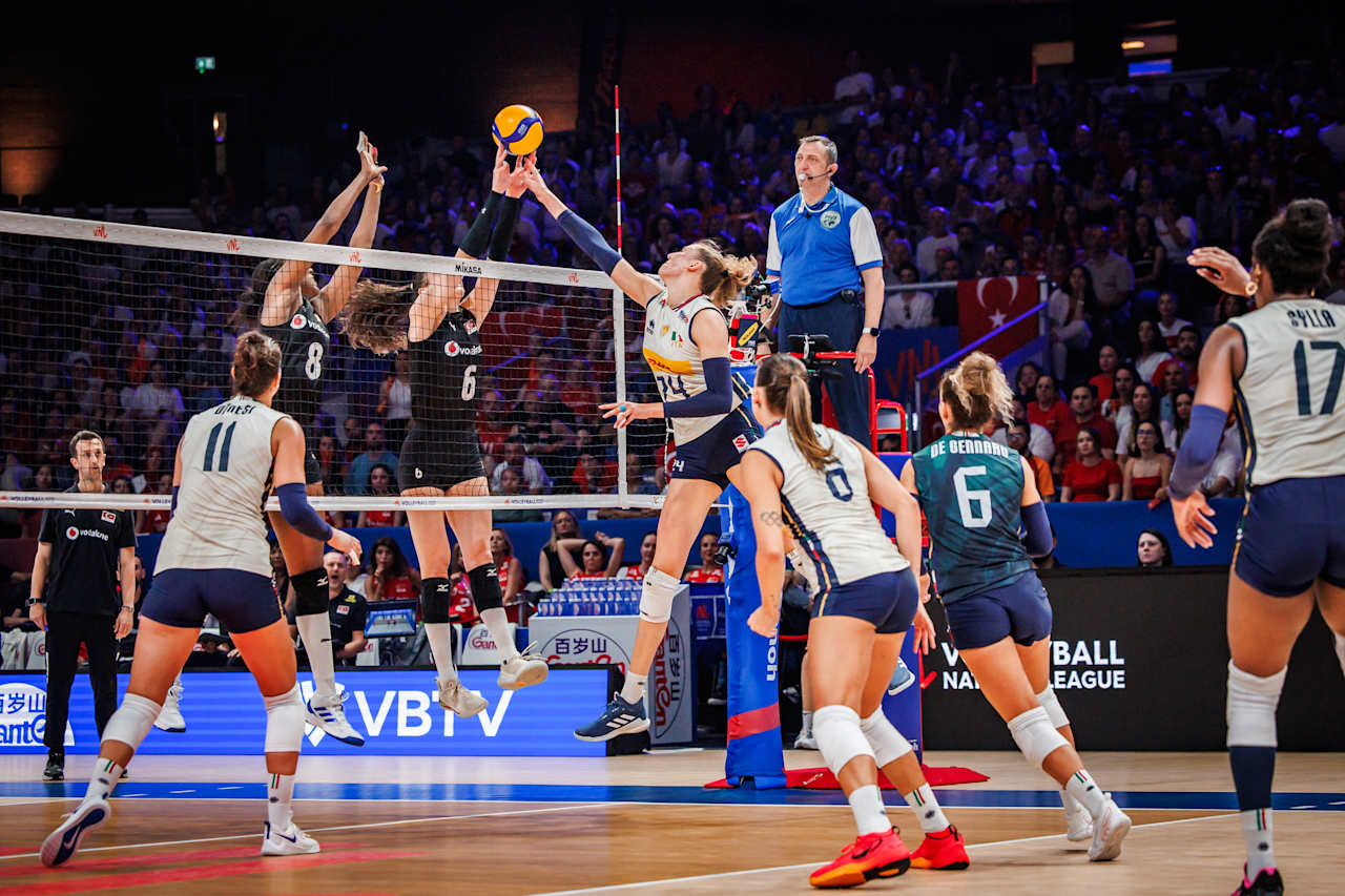 WorldofVolley :: VNL W: Italy Edges Türkiye in Five-Sets to Remain Perfect - WorldOfVolley