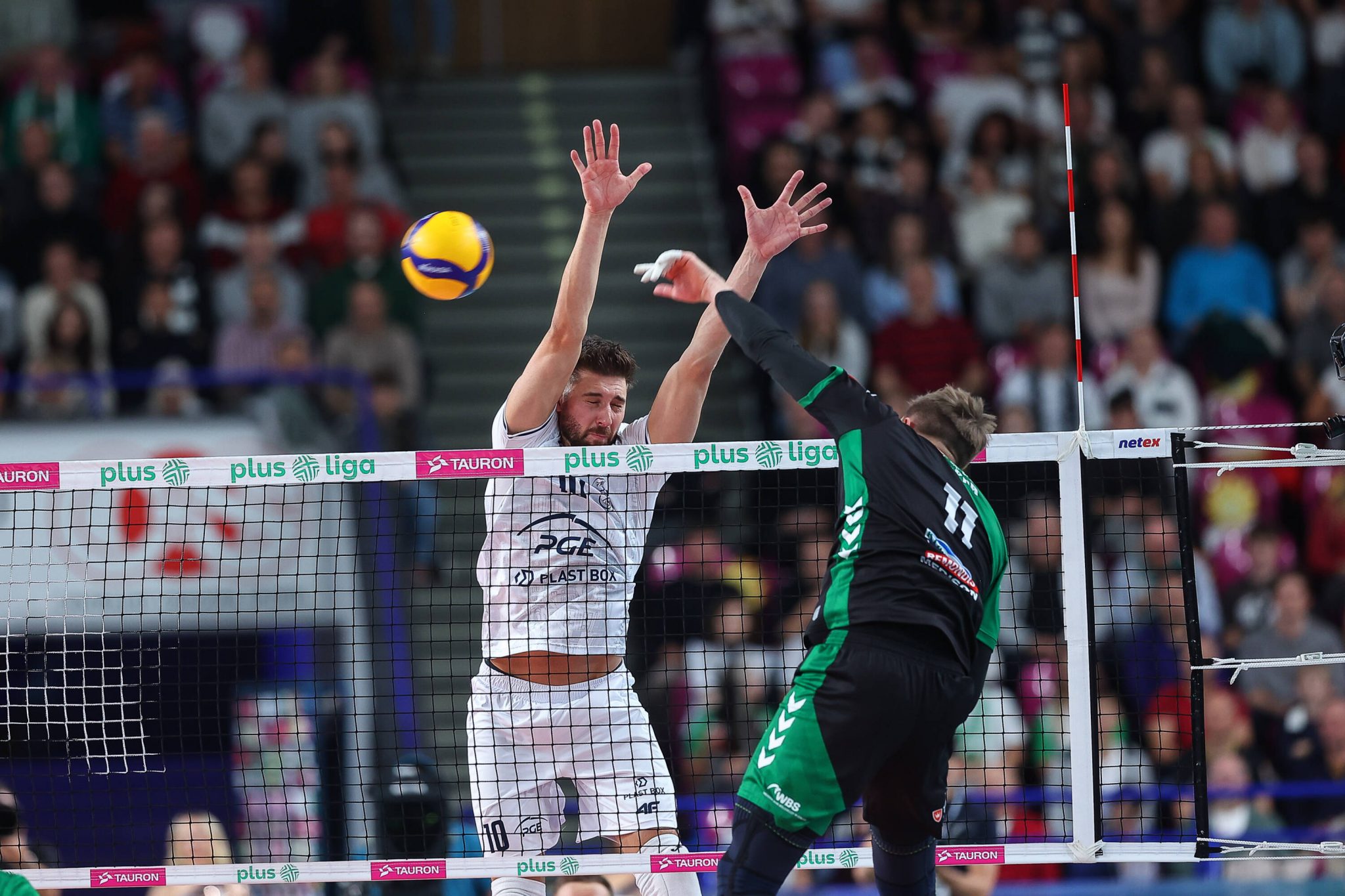 WorldofVolley :: POL M: Confident Wins for PGE Projekt Warszawa and Asseco Resovia Rzeszów ...